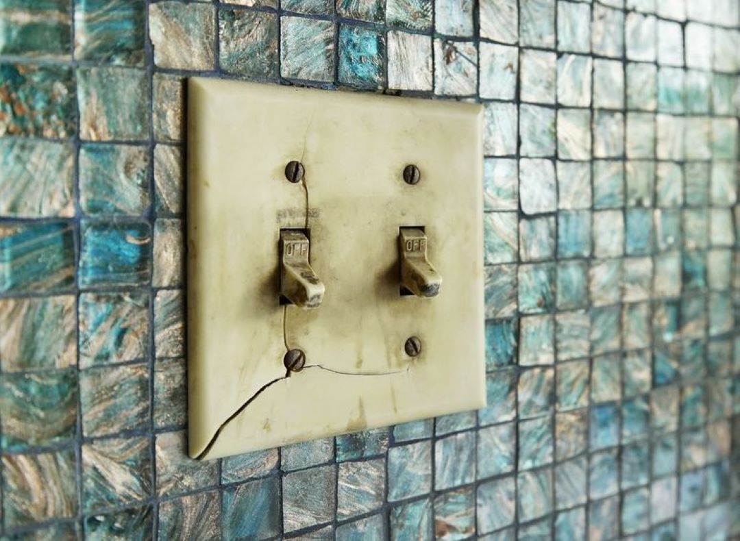 Signs That You Need a Light Switch Repair