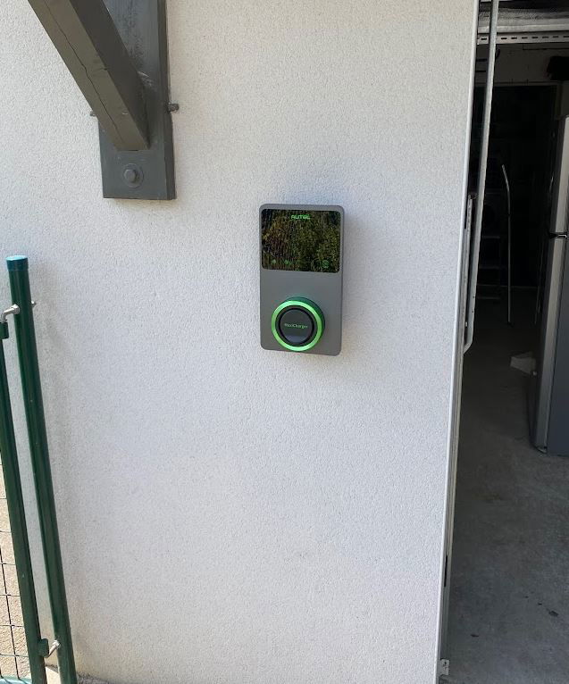 Installateur Borne de recharge, Prime ADVENIR/crédit d'impôt. Installateur Borne de recharge, Prime ADVENIR/crédit d'impôt.