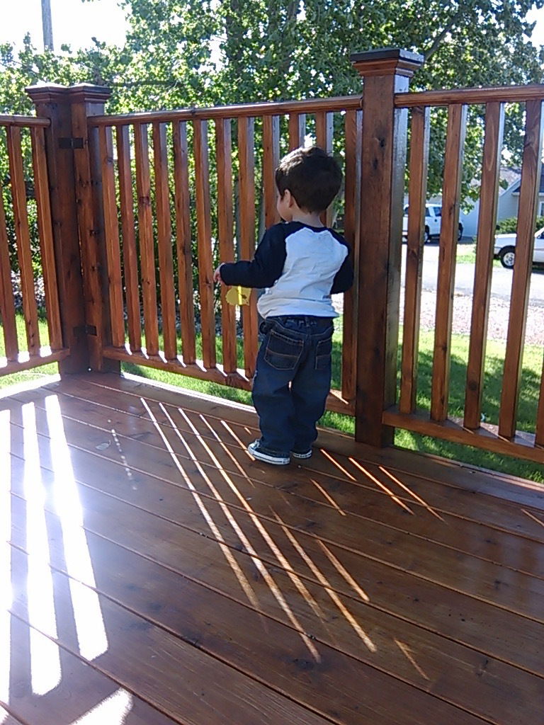 Wood Hardscapes - Rock-Mount Landscaping