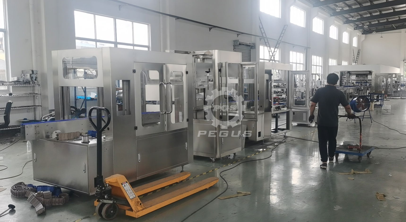 Hot melt OPP labeling machine