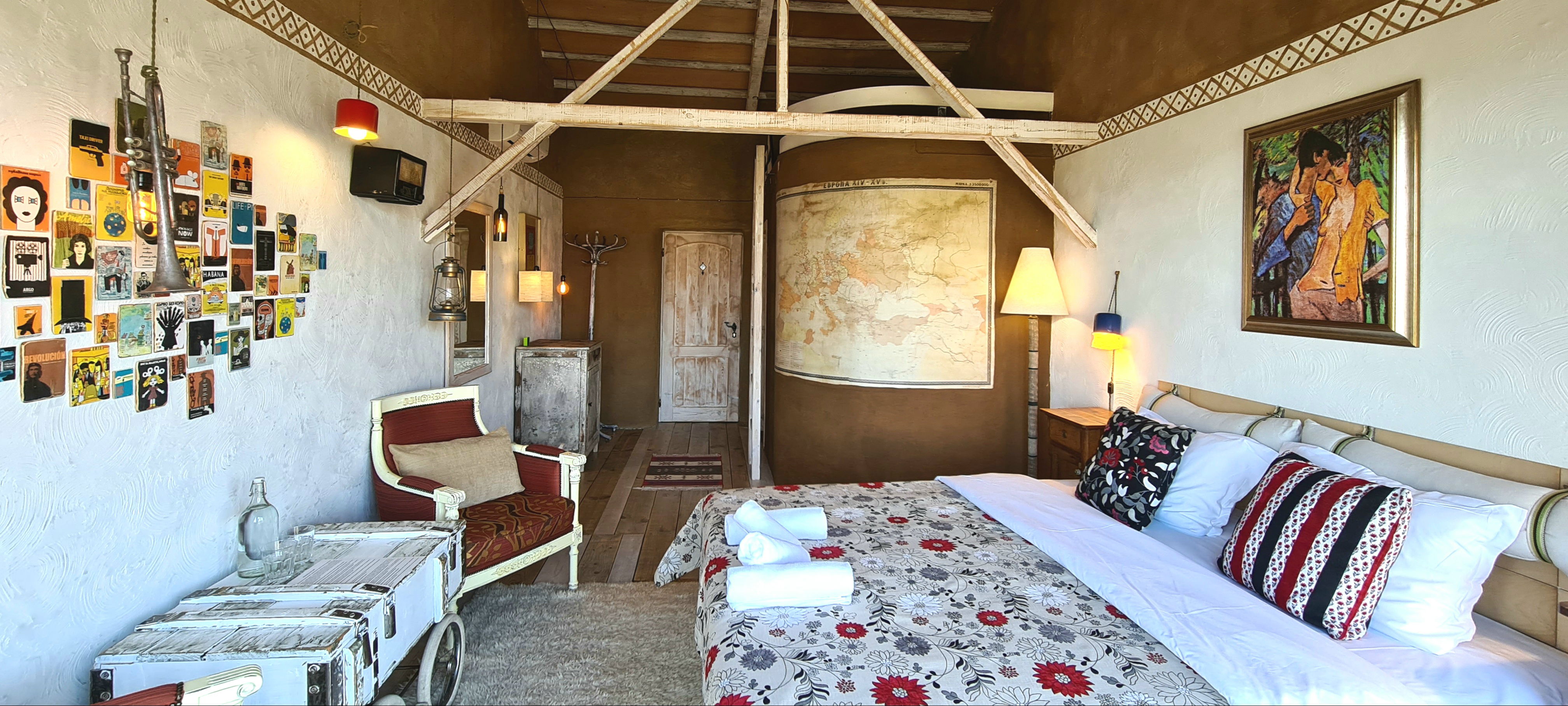 дизайнерска стая в сламената къща. - COB CAMP